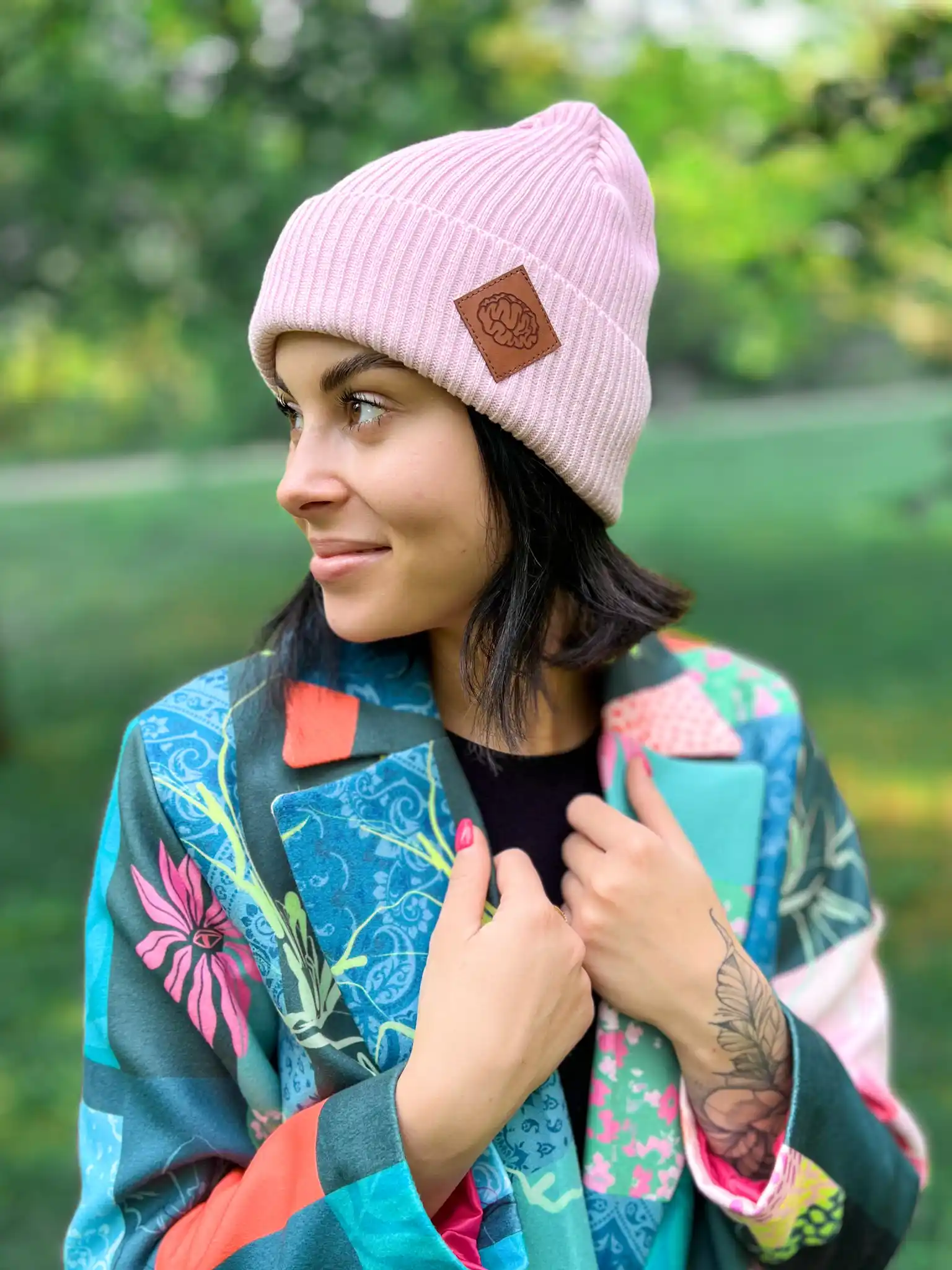 Bawełniana czapka beanie logo ekoskórka "Jasny różowy" Brain Inside ...